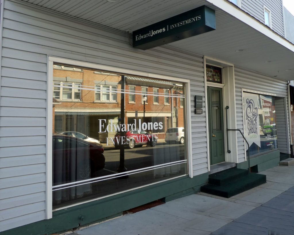 Edward Jones - Financial Advisor: David C Doll, AAMS - Hamburg, PA